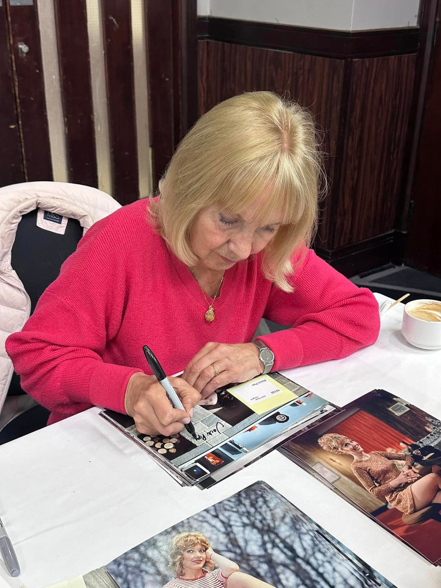 JACKI PIPER - June in Carry On Up The Jungle - hand signed 10 x 8 phot ...