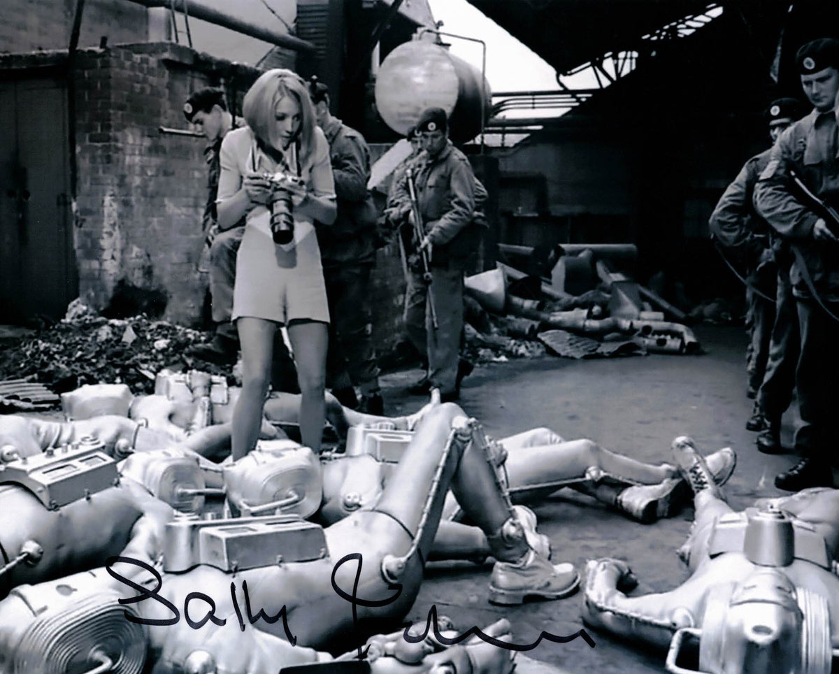 SALLY FAULKNER - Isobel Watkins in Doctor Who - The Invasion - hand si ...