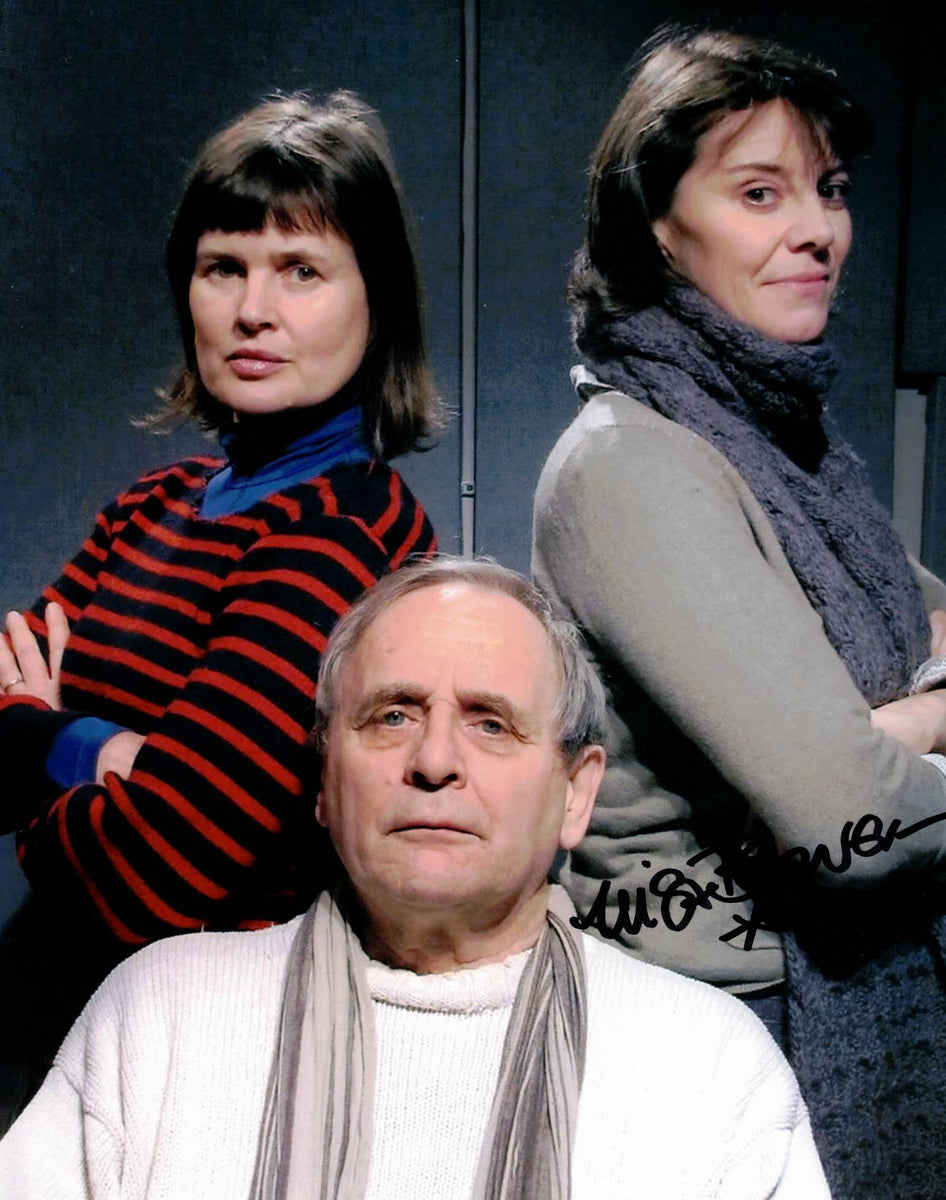 LISA BOWERMAN - Karra in Survival Doctor Who - hand signed 10 x 8 phot ...