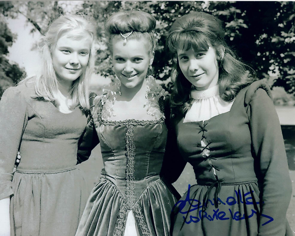 ANNETTE WHITELEY - Meg in Hammer's - The Devil Ship Prirates - hand si ...