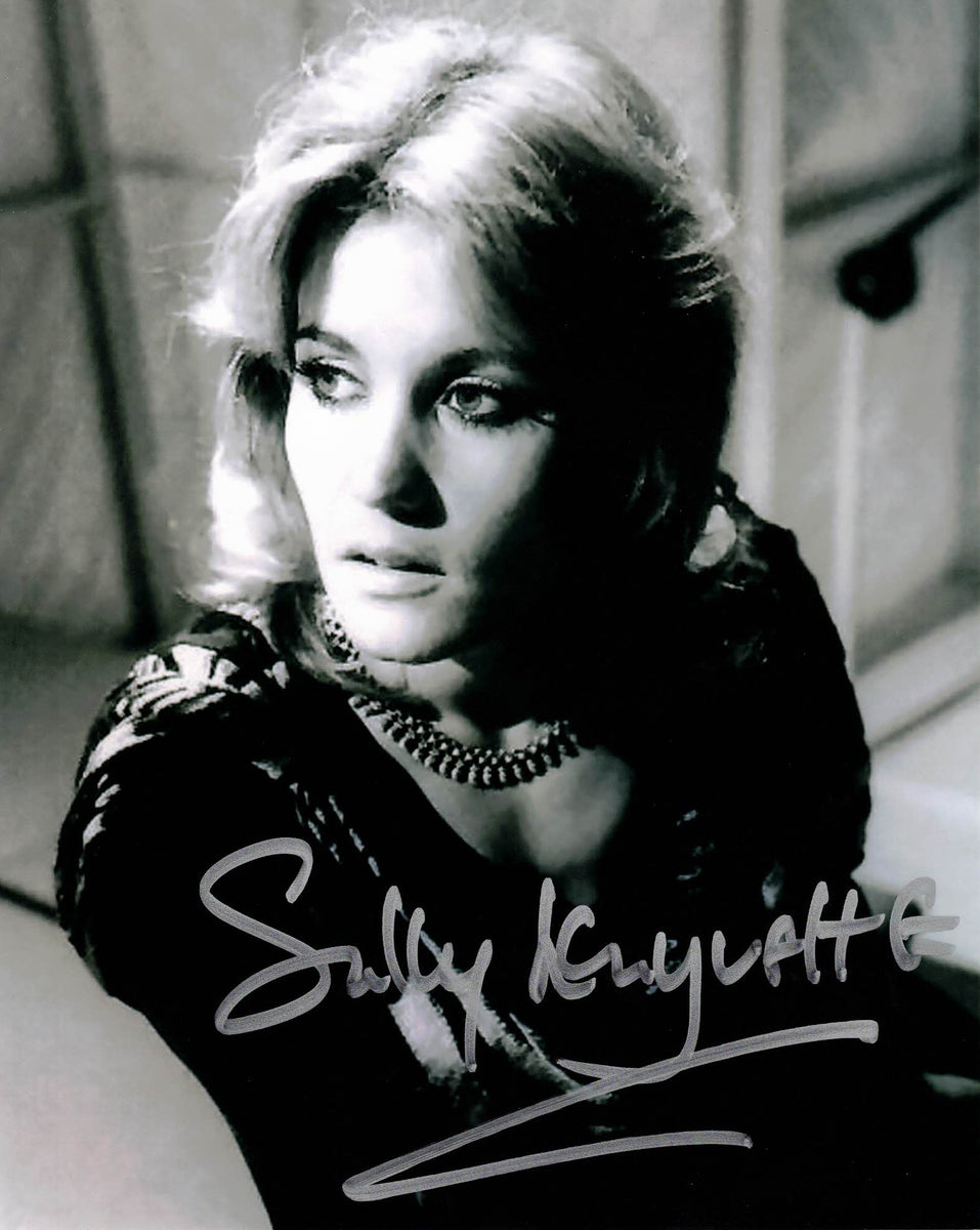 SALLY KNYVETTE - Jenna in Blake's 7 hand signed photo – Autographica