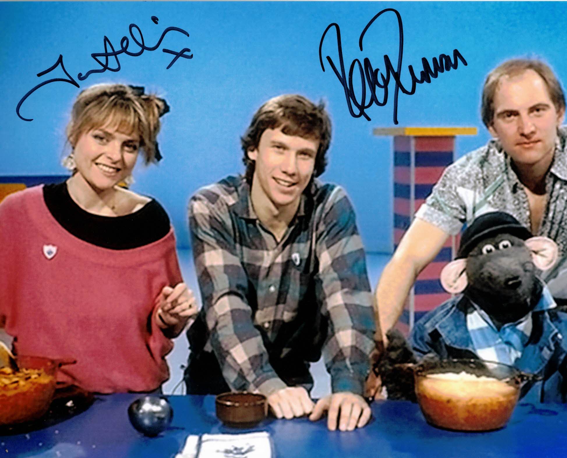 JANET ELLIS & PETER DUNCAN - Blue Peter Presenters- double hand signed ...