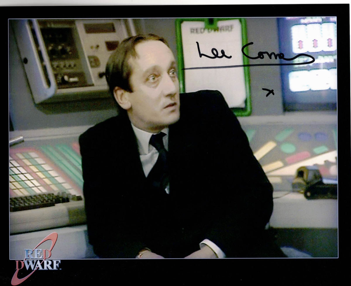 LEE CORNES -Paranoia in Red Dwarf - Confidence and Paranoia - hand sig ...
