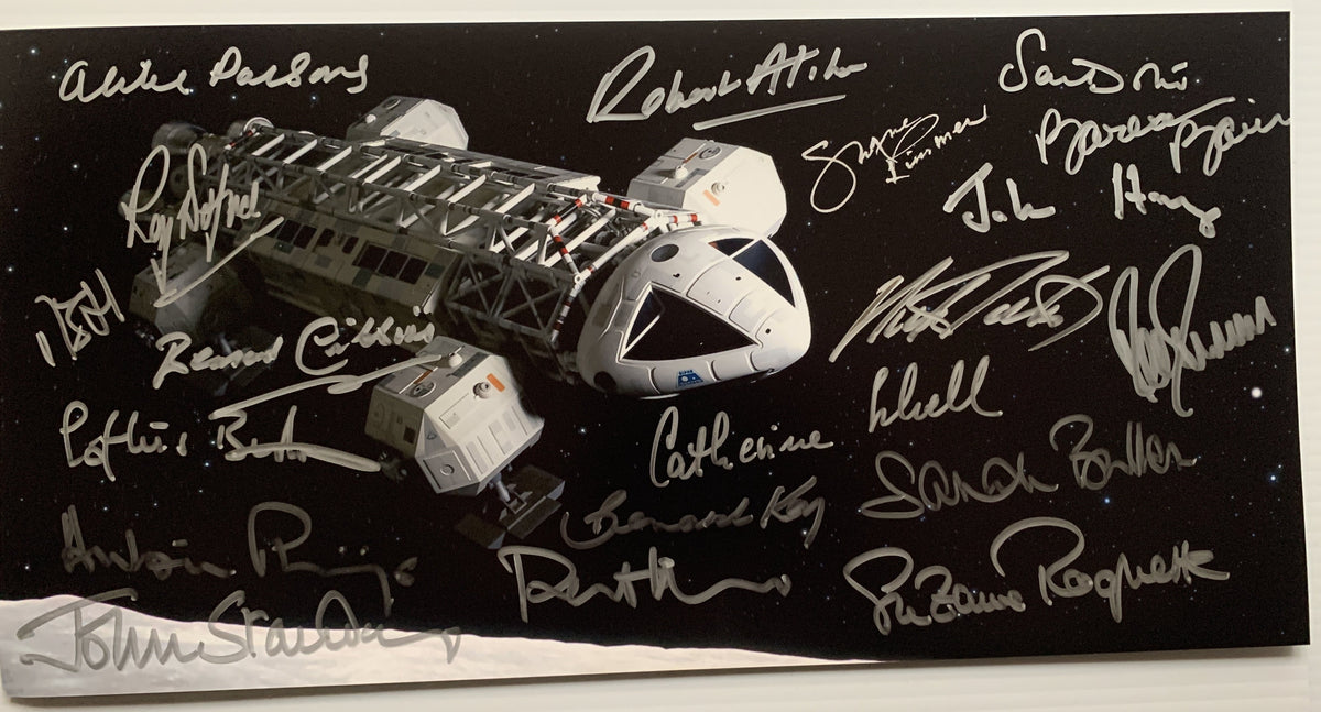 SPACE 1999 16 X 8 hand signed by cast x 19 – Autographica