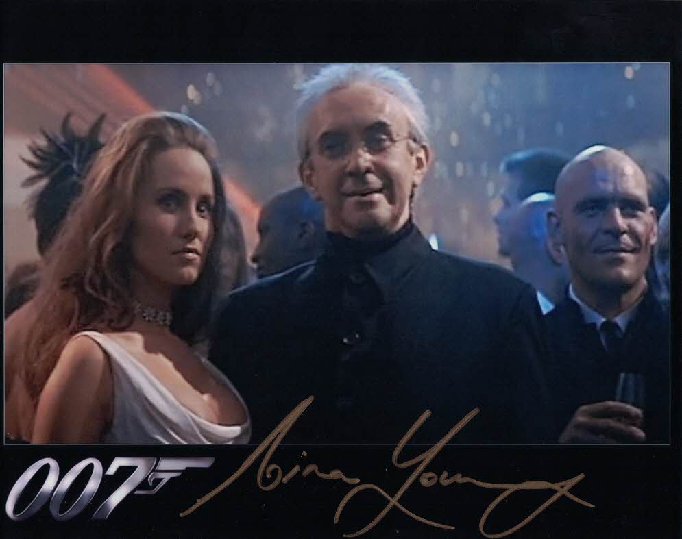 NINA YOUNG - Tamara Steel - Tomorrow Never Dies – Autographica