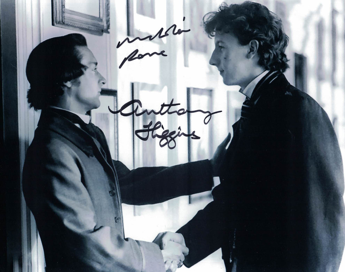 NICHOLAS ROWE & ANTHONY HIGGINS in Young Sherlock Holmes - double hand ...