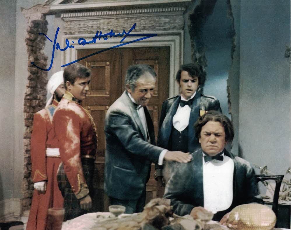 JULIAN HOLLOWAY - Carry on Up the Kyhber – Autographica