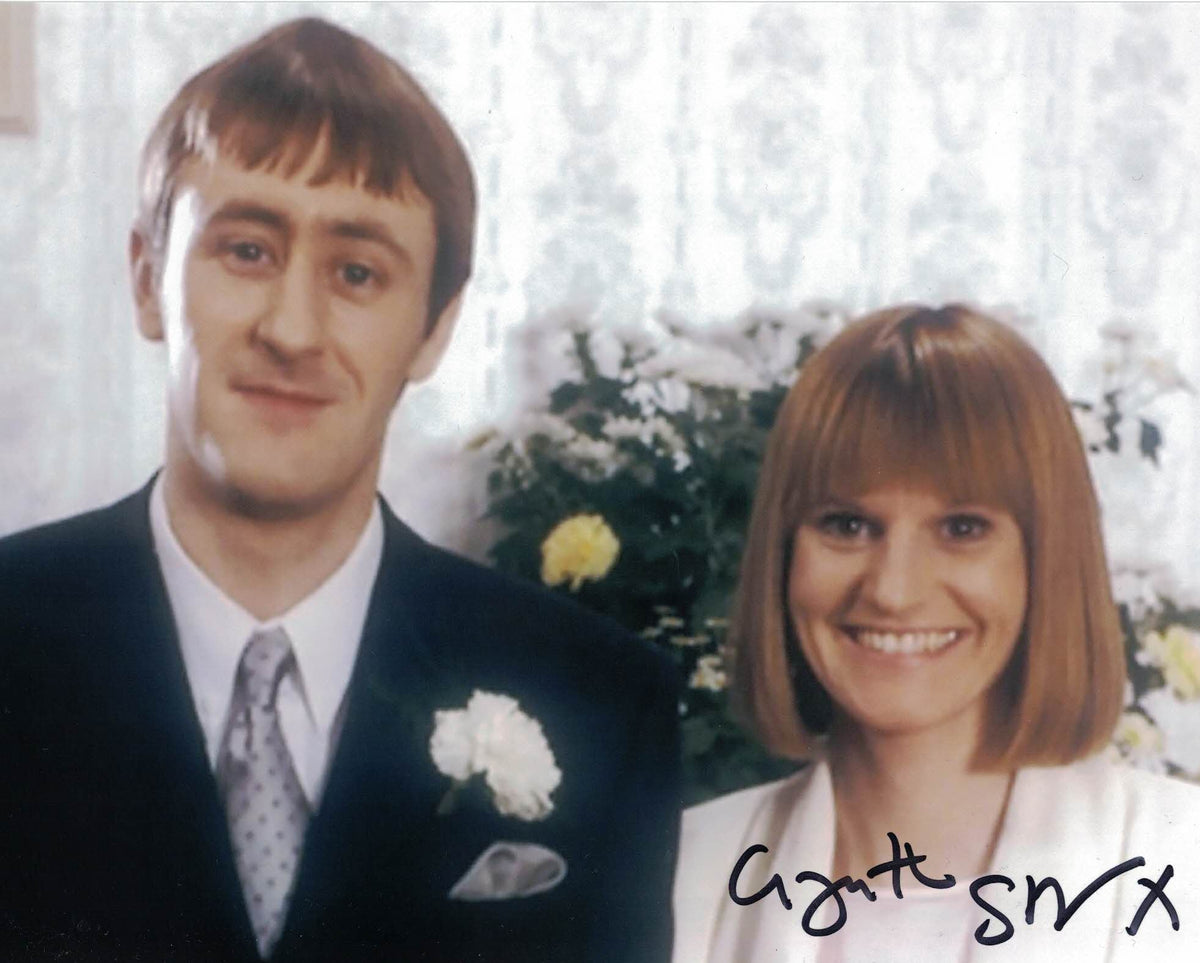 GWYNETH STRONG - Cassandra in Only Fools & Horses - hand signed 10 x 8 ...